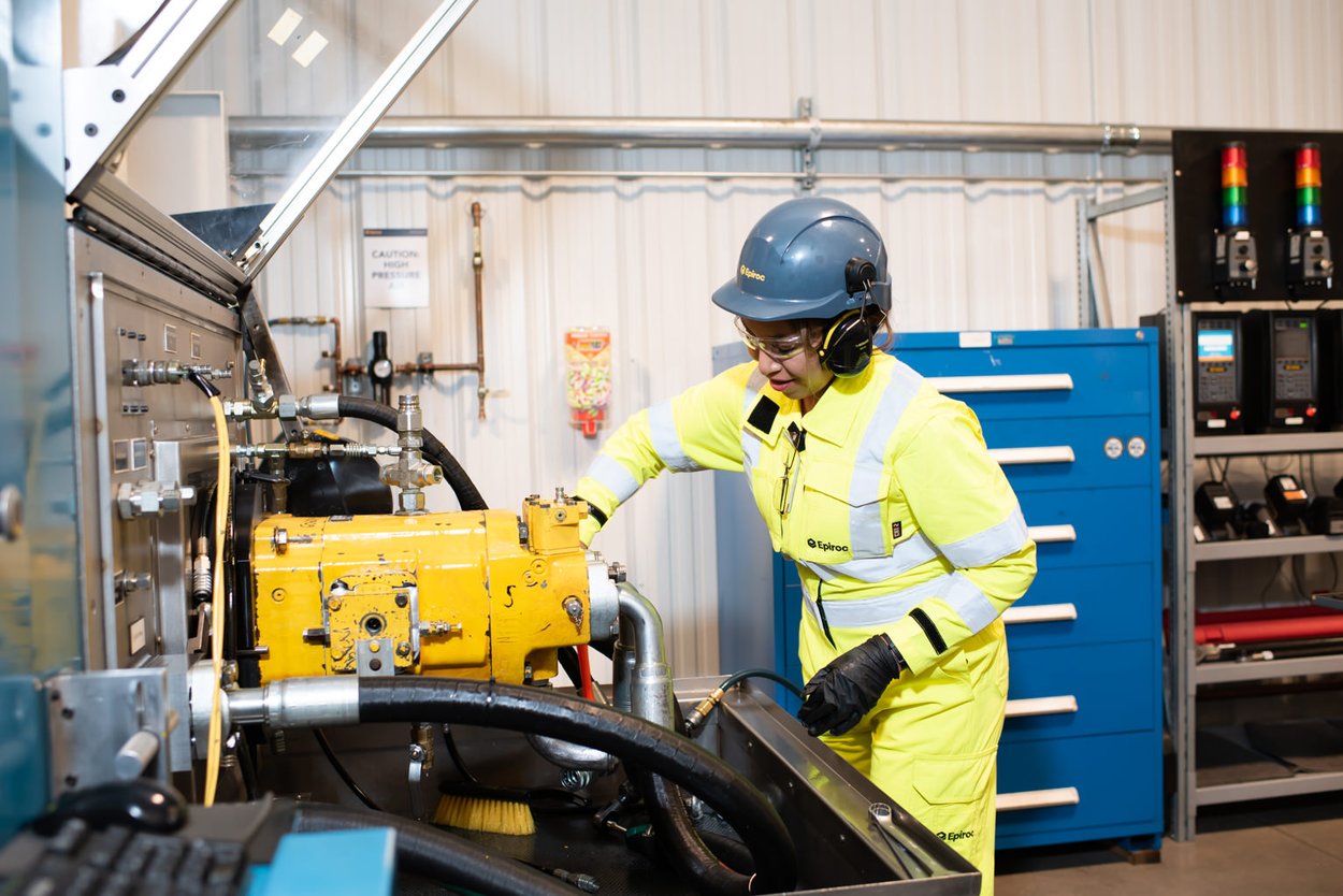 15 Steps of the remanufacturing process for drill rig components